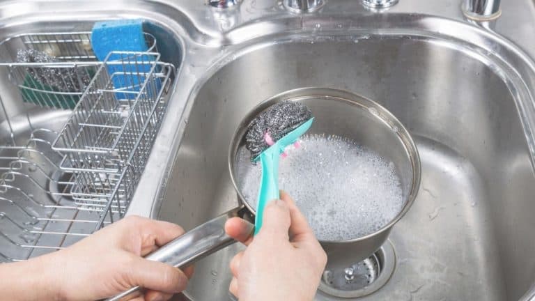 What is a Non-Reactive Pan? (Non & Reactive Cookware Guide)