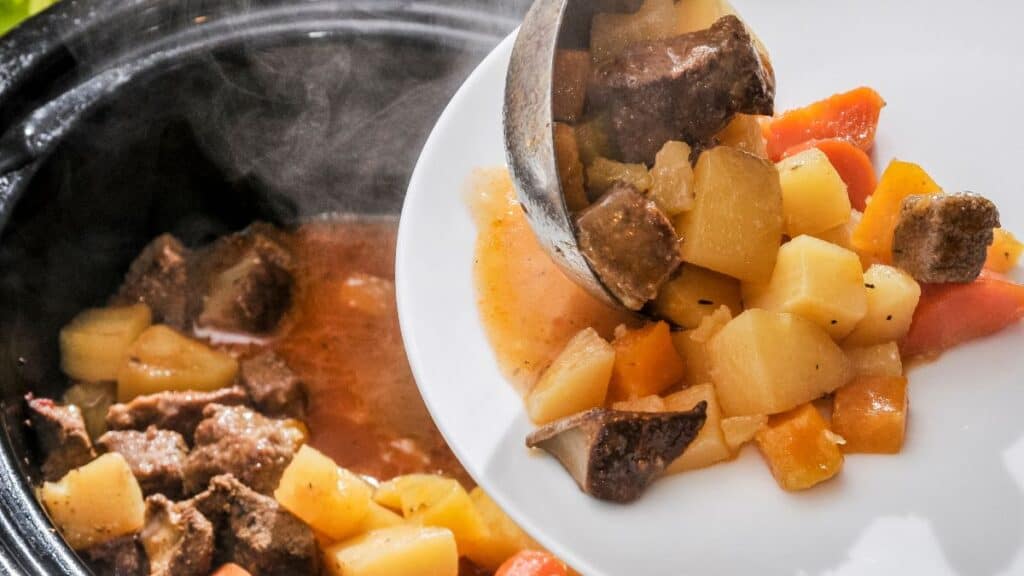 Benefits of Slow Cookers: 10 Reasons to Use Them