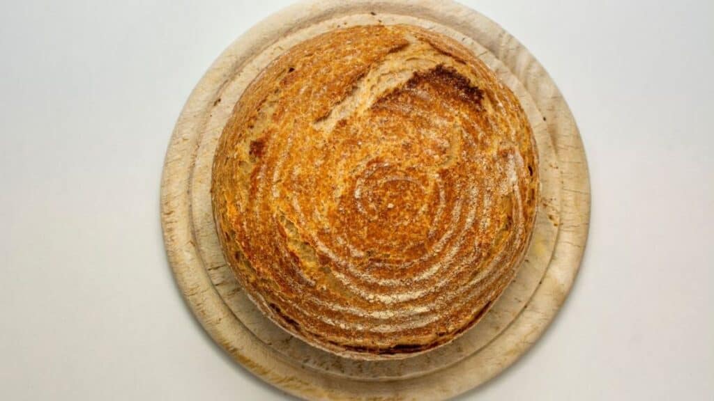 How to Make Bread in a Cast Iron Dutch Oven: No Knead